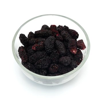 Fresh mulberry fruits, after freeze-drying, retain the natural ...